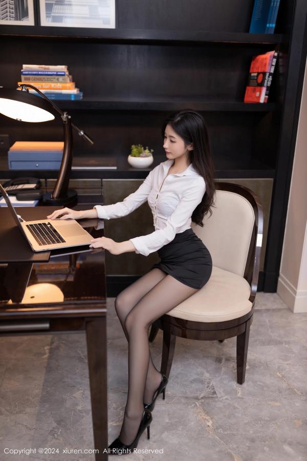 [XiuRen]高清写真图 2024.07.09 No.8830 鱼尾fish 黑丝美腿-套图网