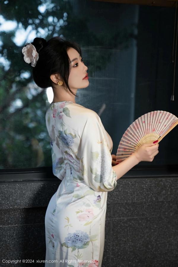 [XiuRen]高清写真图 2024.11.19 No.9470 杨晨晨Yome 丝袜美腿-秀人网套图